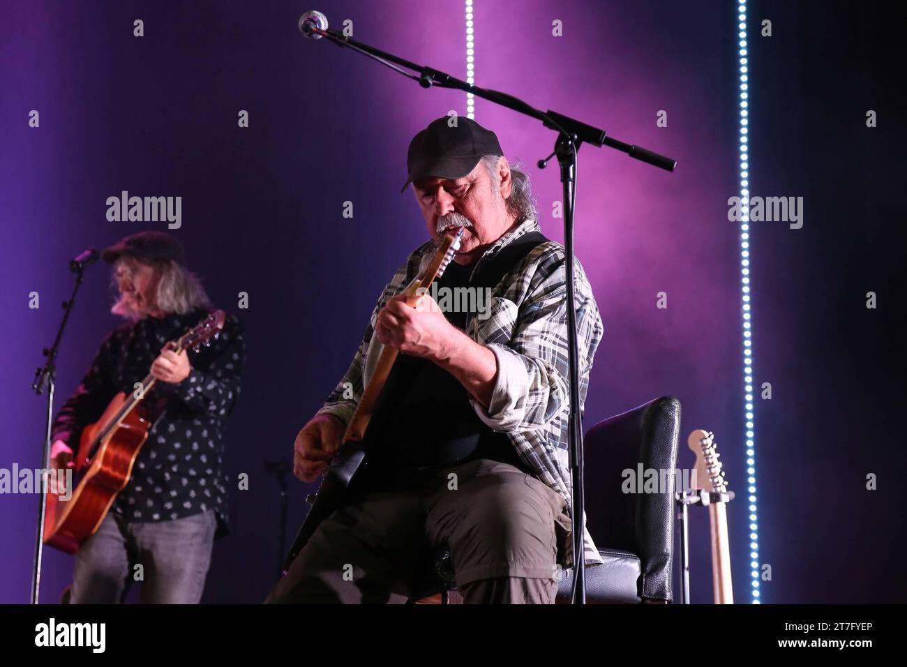 01.11.2023, Linz, AUT, Unterwegs in Oberösterreich, Konzert, Wolfgang Ambros, im Bild Peter ...