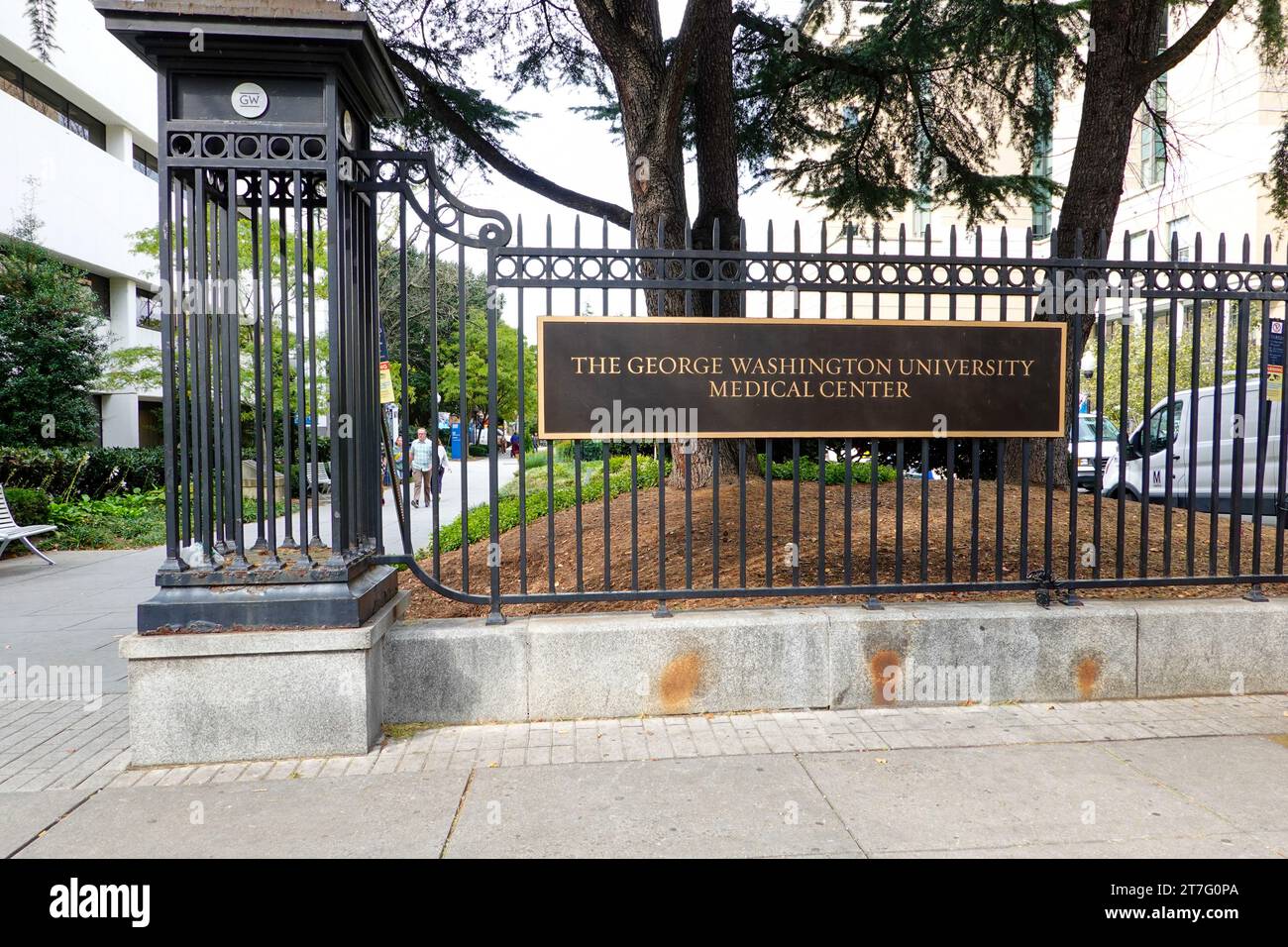 Entrance to The George Washington University Medical Center grounds ...