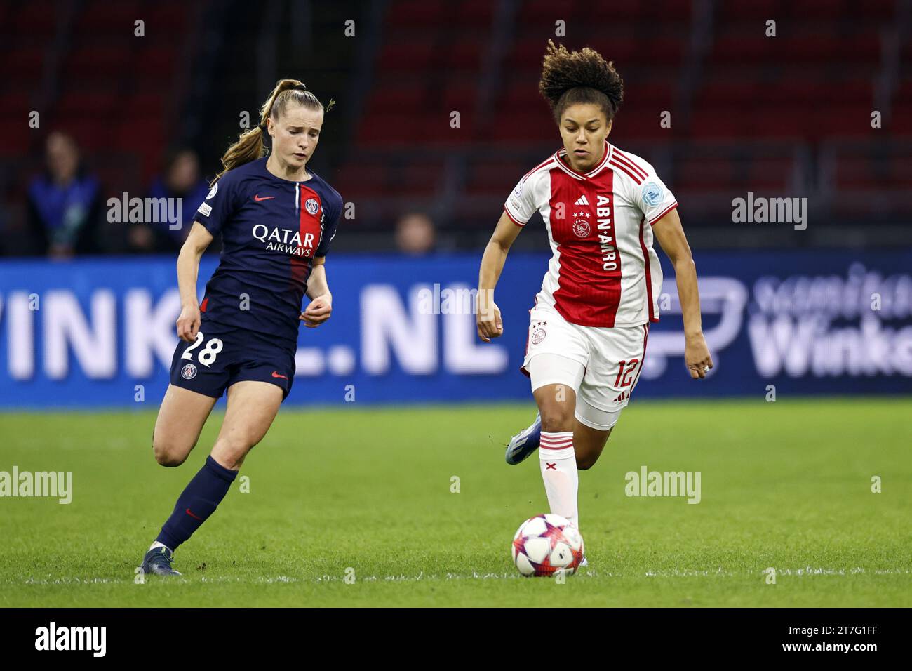 AMSTERDAM - (l-r) Jade Le Guilly of PSG, Isabelle Hoekstra of Ajax ...
