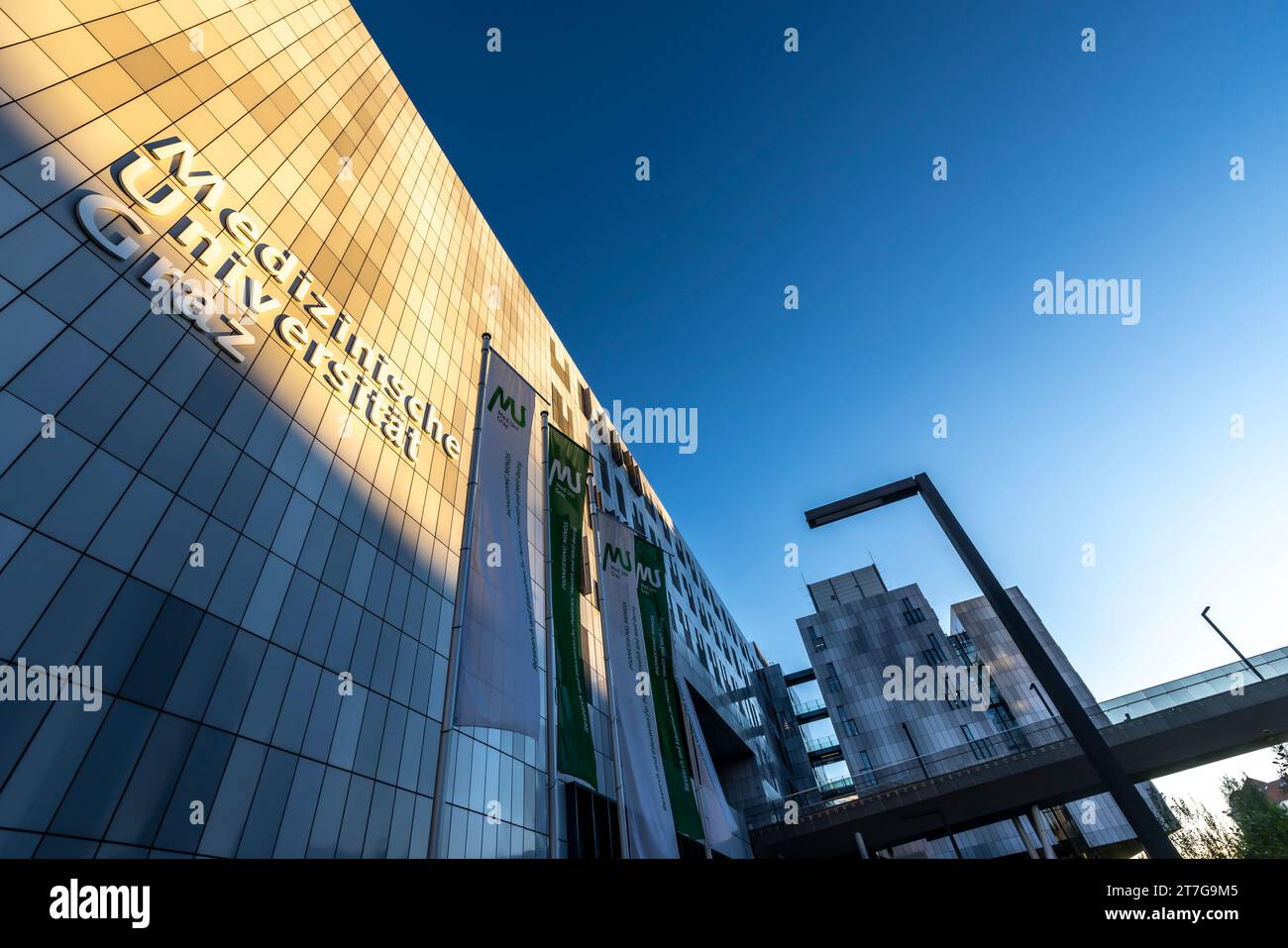Medical university hi-res stock photography and images - Alamy