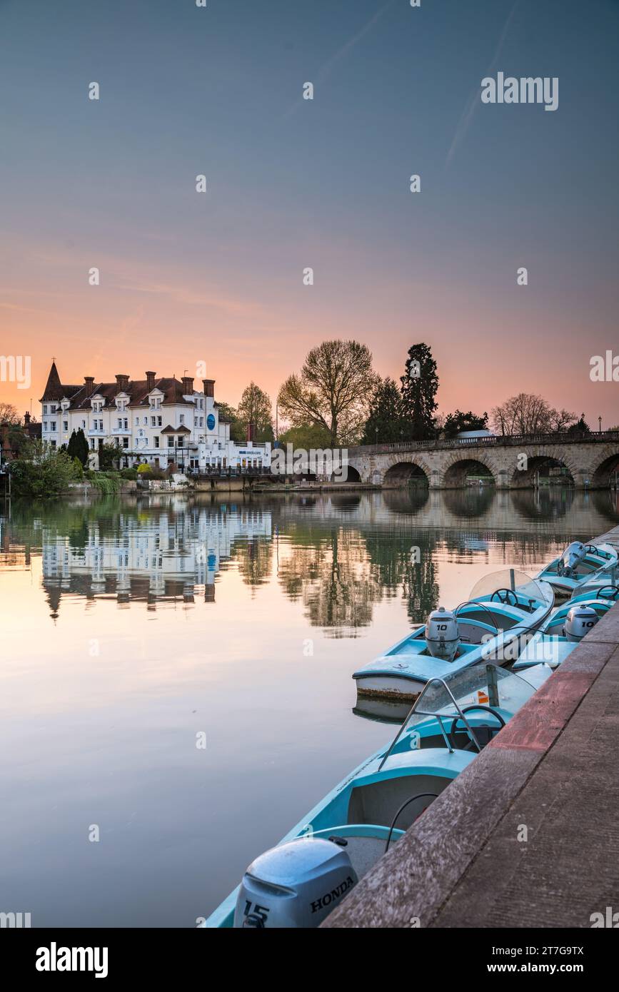 Maidenhead bridge river hi-res stock photography and images - Alamy