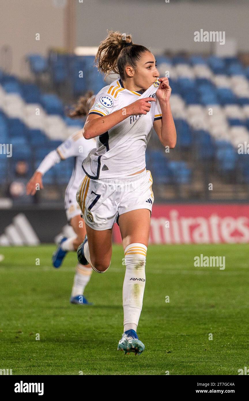 Real madrid shield hi-res stock photography and images - Alamy