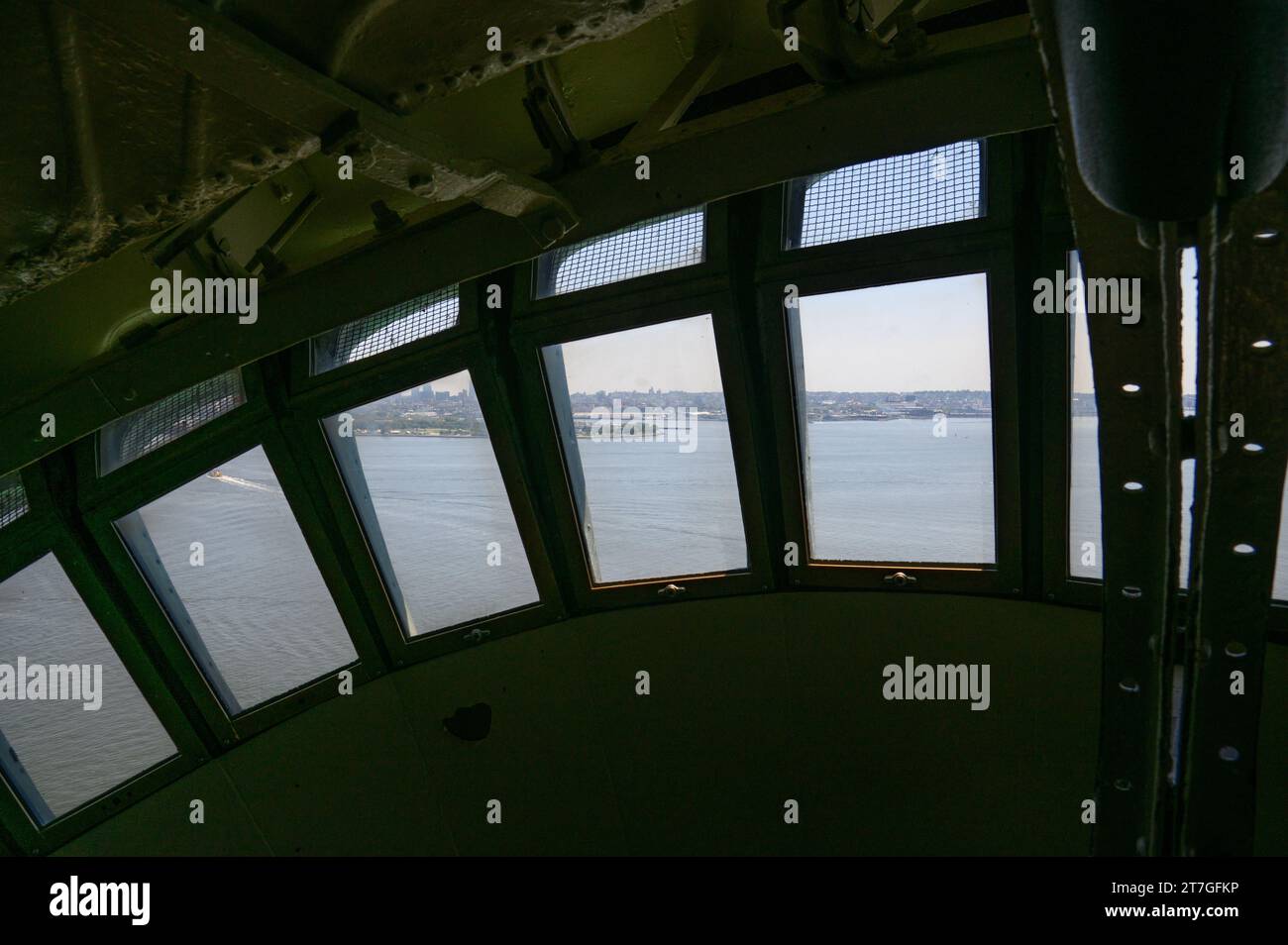 Statue of liberty inside crown hi-res stock photography and images - Alamy