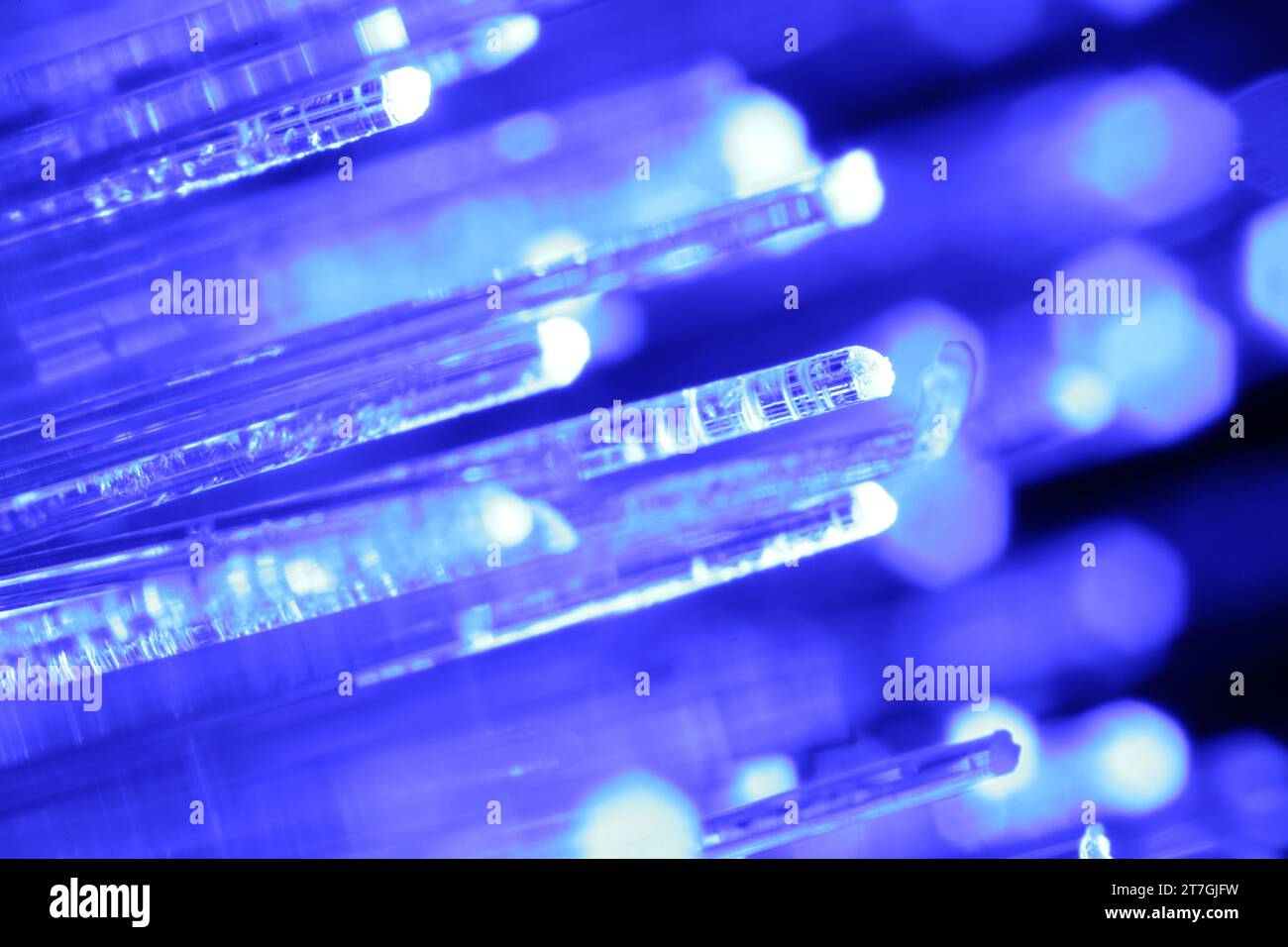 Blue fiber optic strands hi-res stock photography and images - Alamy