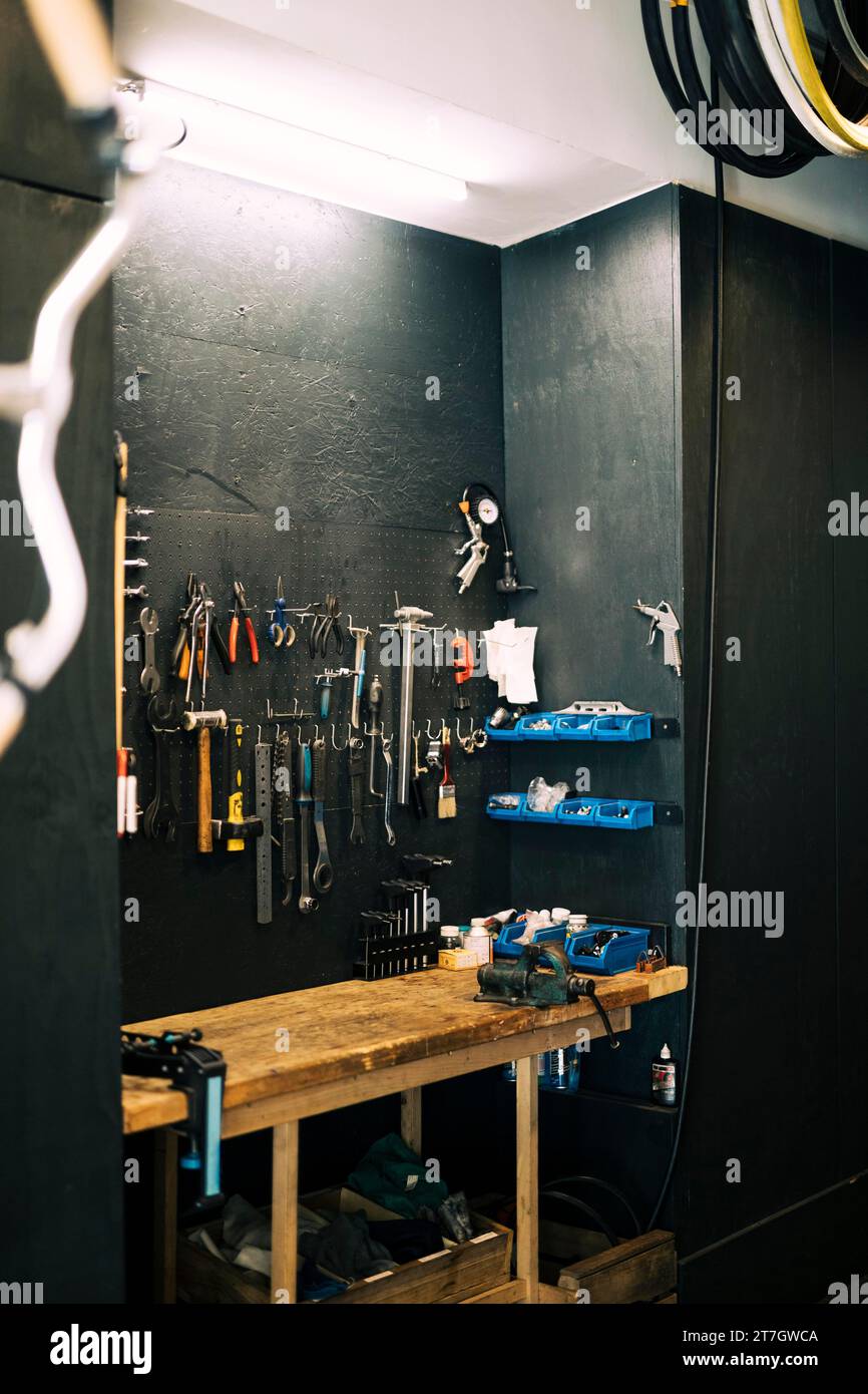 Bike repair shop Stock Photo - Alamy