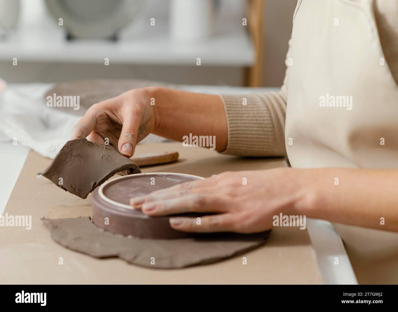 Close up hands doing pottery 3 Stock Photo - Alamy