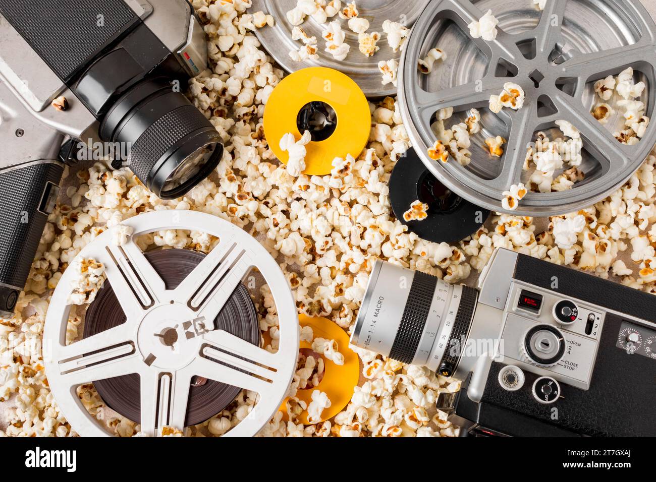 Film reel camera hi-res stock photography and images - Alamy