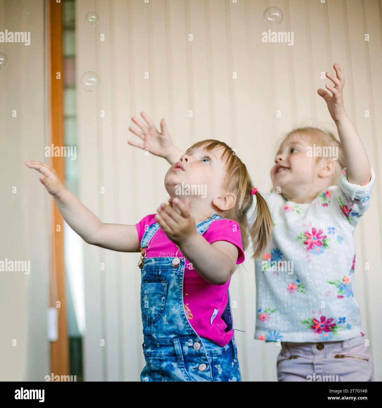 Young girls bathroom hi-res stock photography and images - Alamy