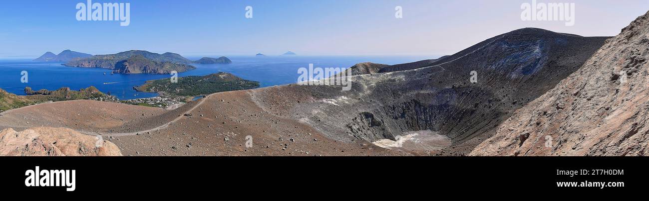 Panorama shot, crater, Lipari, Salina, Panarea, Stromboli, Vulcano ...