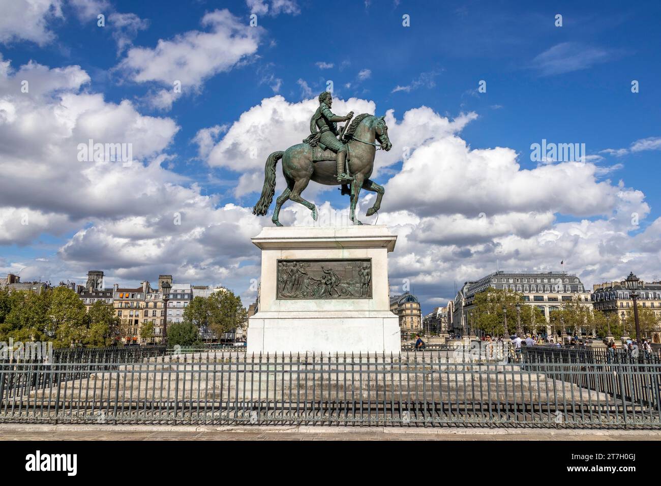 Bronze equestrian statue of Henry IV on the Pont Neuf bridge, Paris ...