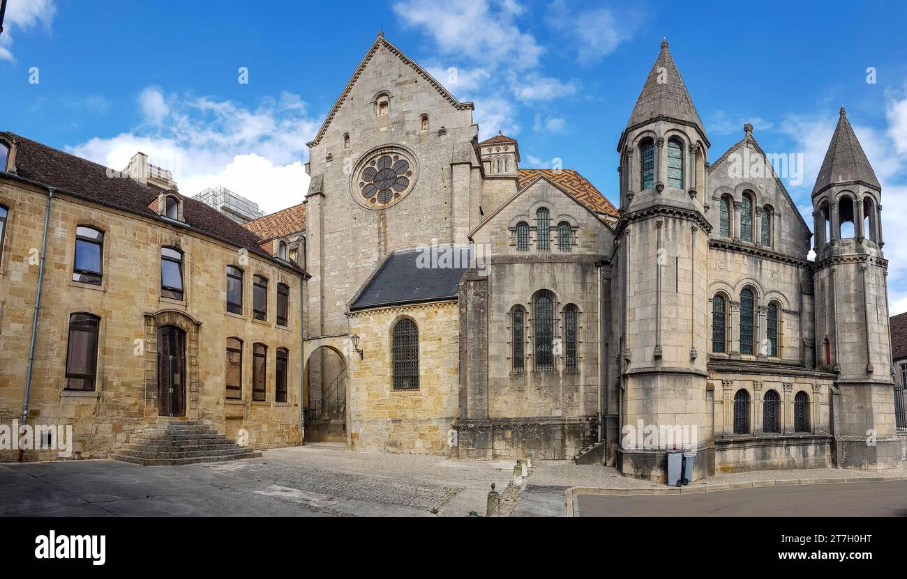 Cathedrale saint mammes de langres hi-res stock photography and images ...