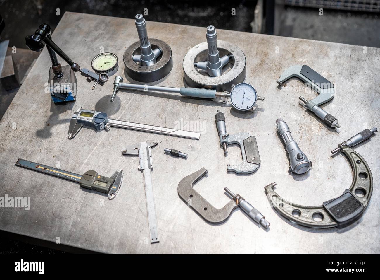 Machines of the metal industrial factory of the numerical control ...