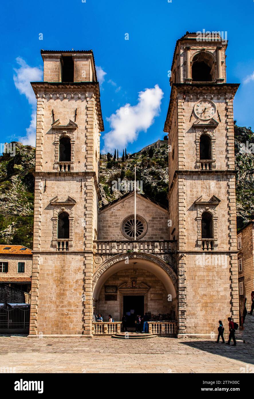 Historic romanesque architecture hi-res stock photography and images ...