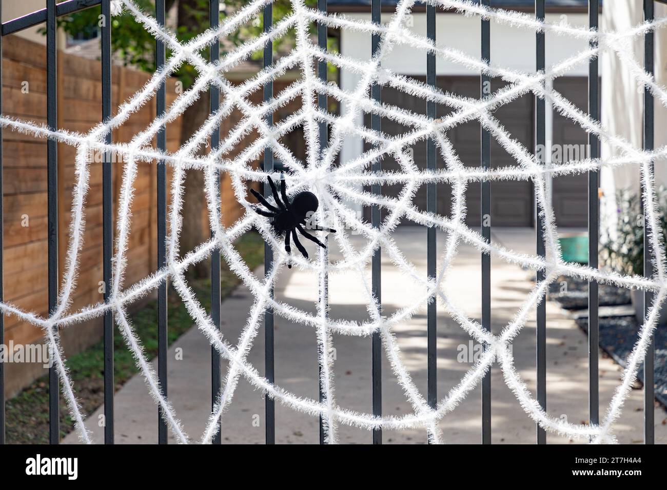 Black halloween fence hi-res stock photography and images - Alamy