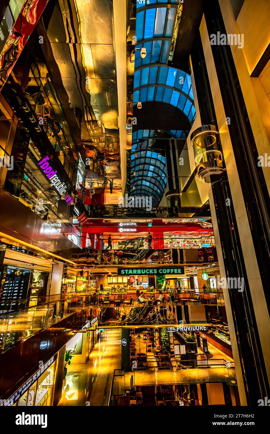 Interior of Wisma Atria, Orchard Road, Singapore Stock Photo - Alamy