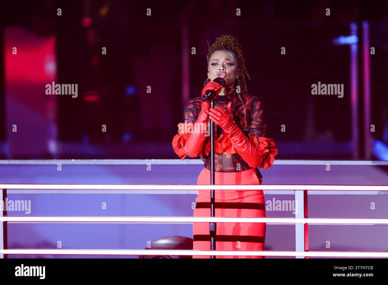 Singer andra day hi-res stock photography and images - Alamy