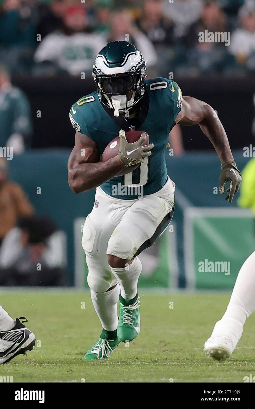 Philadelphia Eagles running back D'Andre Swift (0) in action against ...