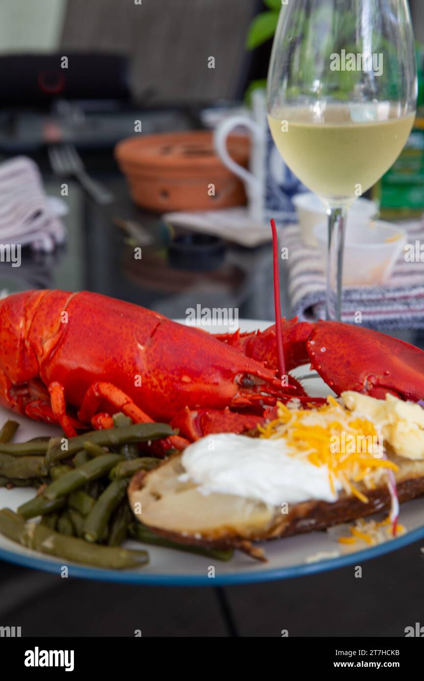 Live lobster cooked hi-res stock photography and images - Alamy