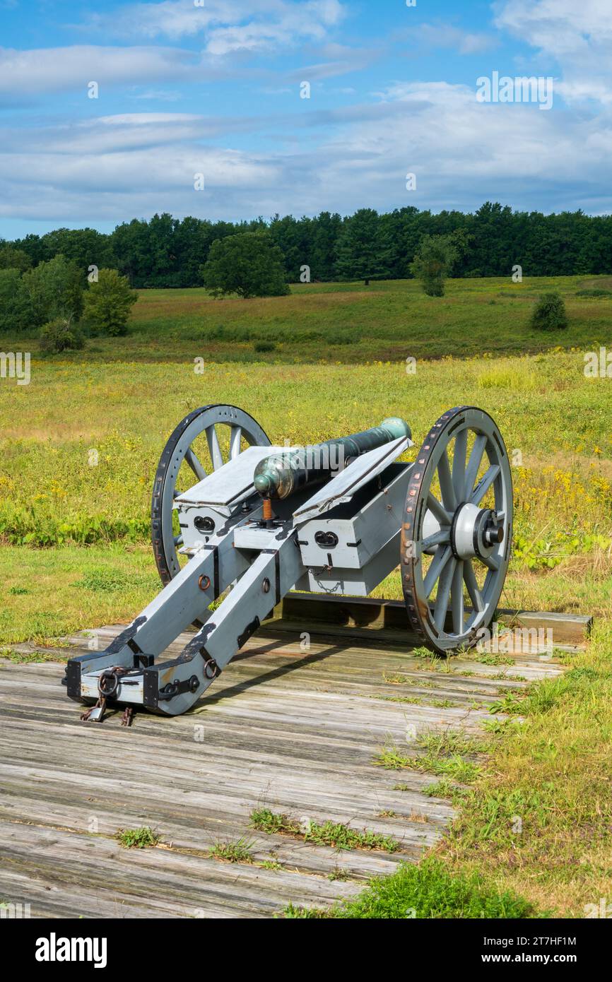 Revolutionary war artillery position hi-res stock photography and ...