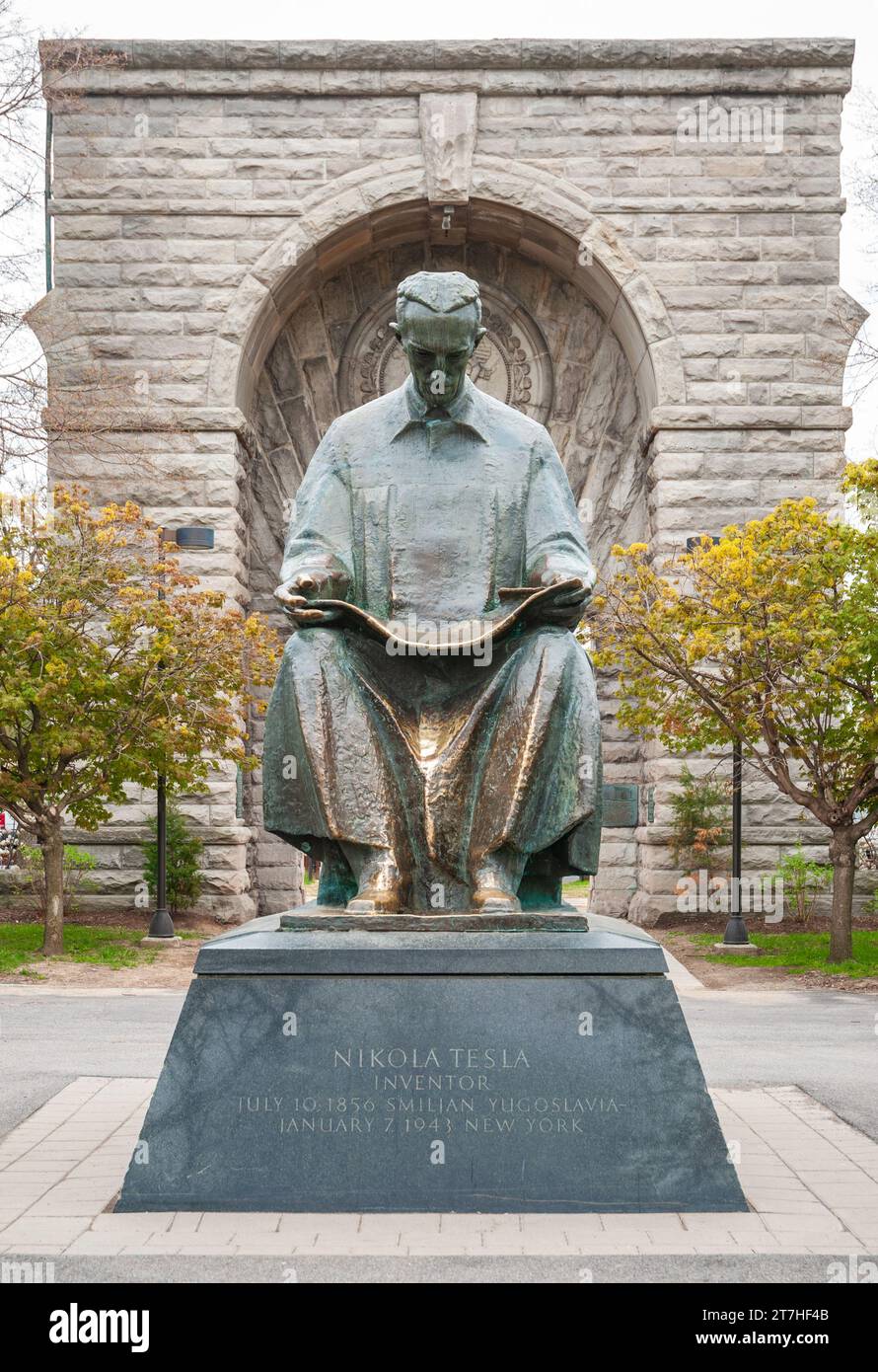 Nikola tesla niagara falls statue hi-res stock photography and images ...
