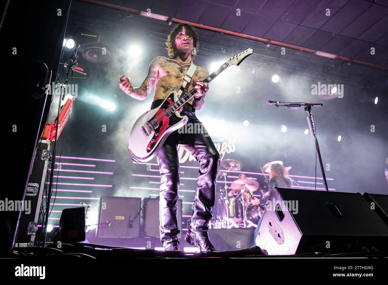 Justin Hawkins (The Darkness Stock Photo - Alamy
