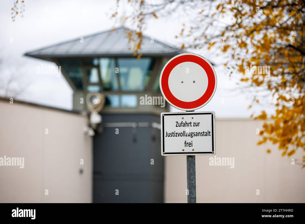 Munich, Germany. 15th Nov, 2023. A sign reading "Access to the prison ...
