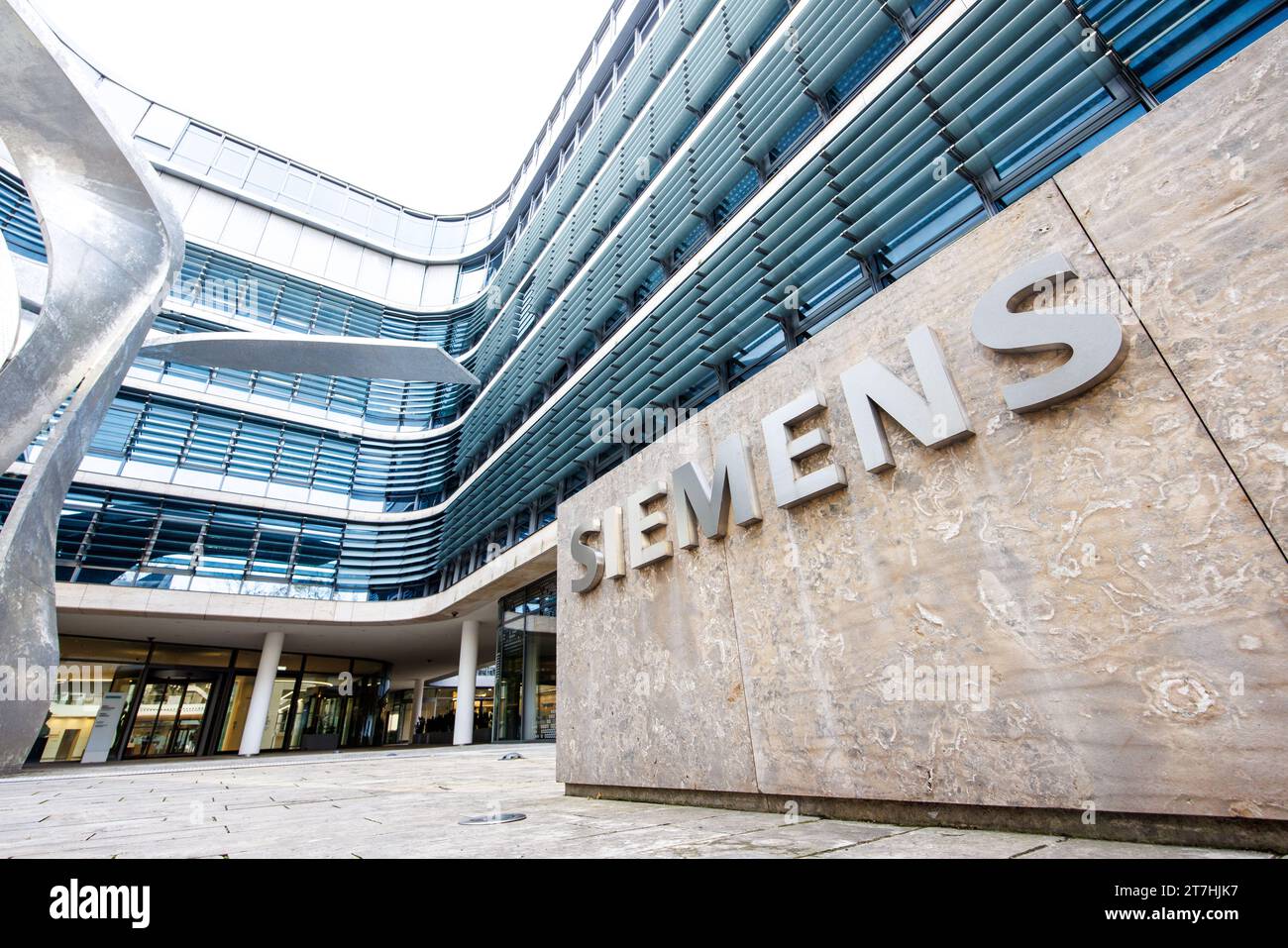 Munich, Germany. 16th Nov, 2023. The lettering "Siemens" can be seen in front of the ...