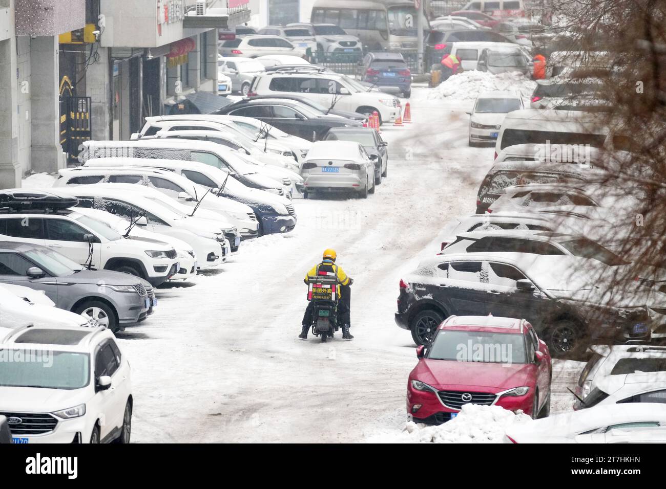 Harbin, China's Heilongjiang Province. 16th Nov, 2023. A deliveryman ...