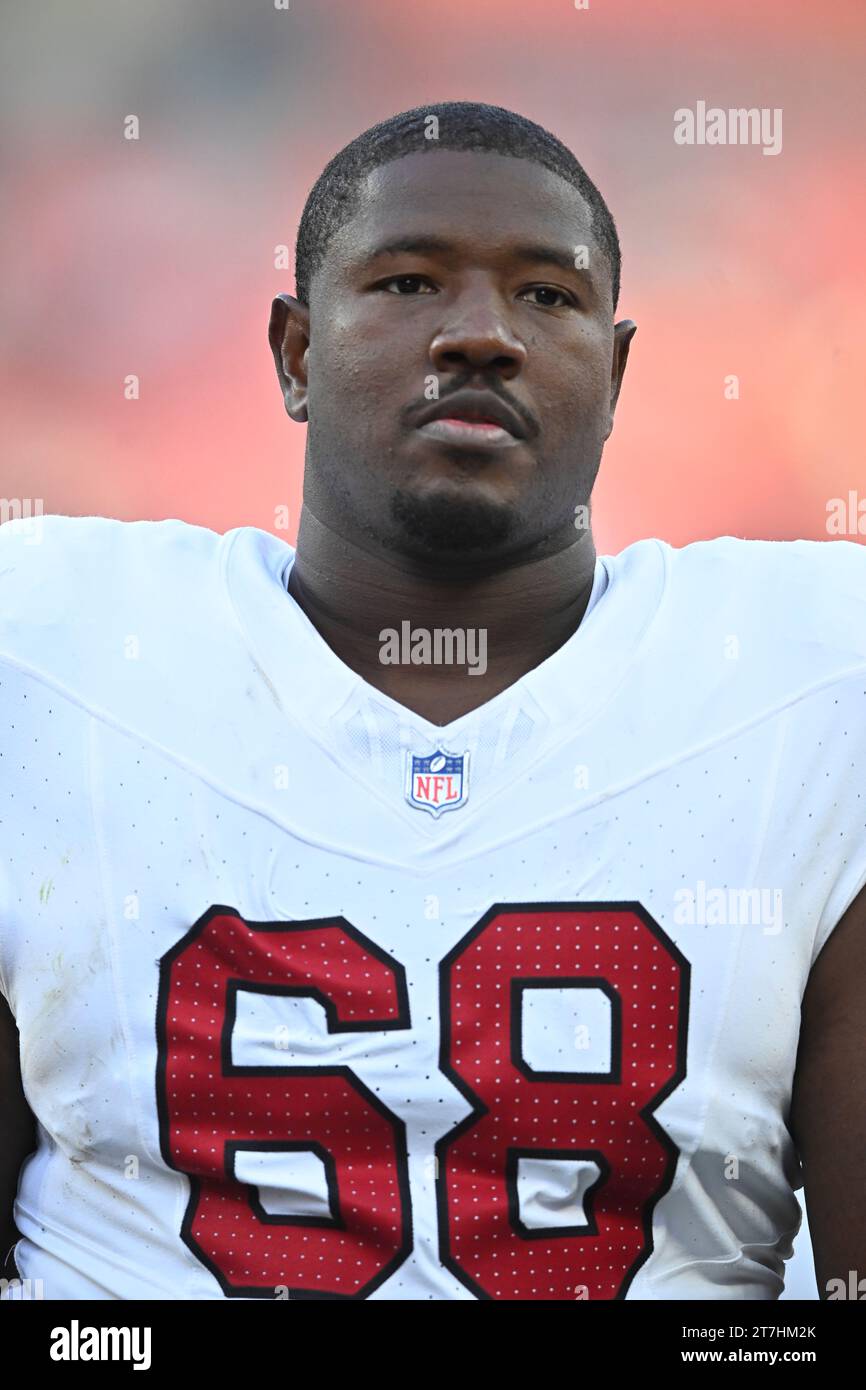 Arizona Cardinals offensive tackle Kelvin Beachum (68) walks off the ...