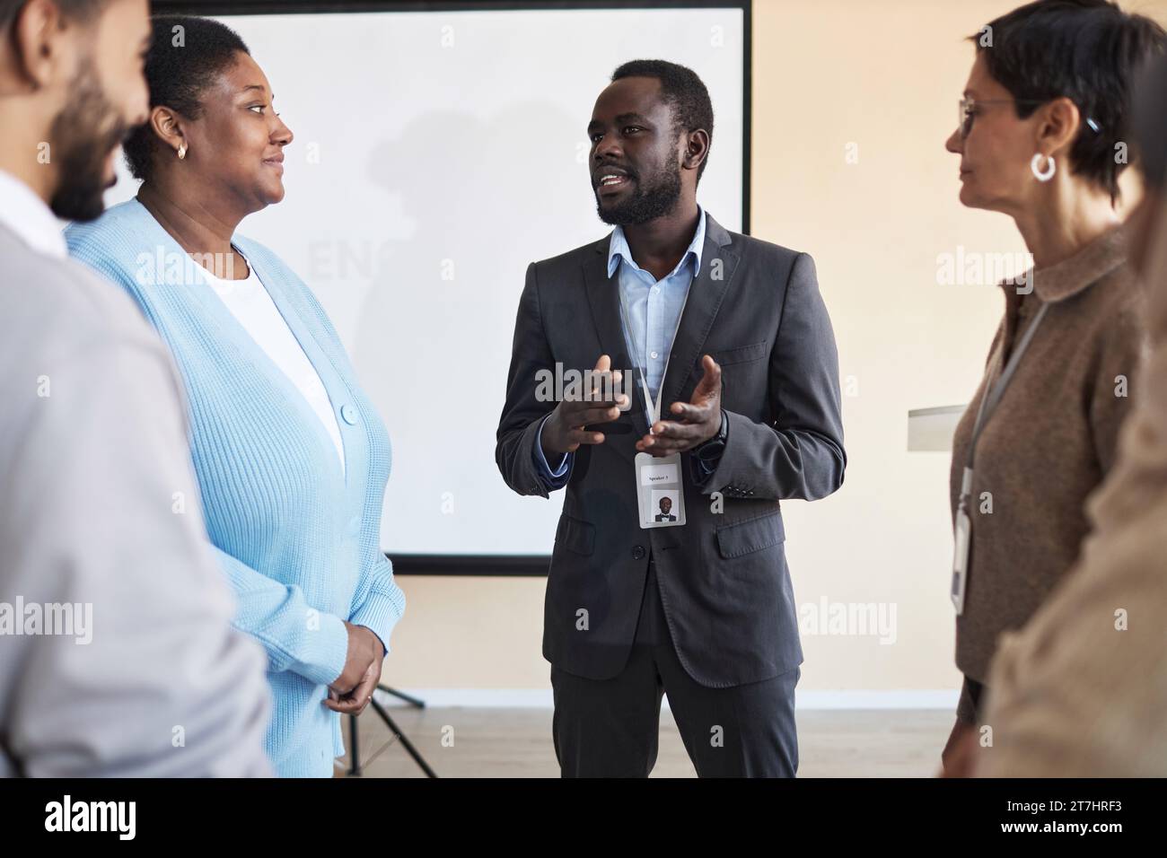 African woman speak audience hi-res stock photography and images - Alamy