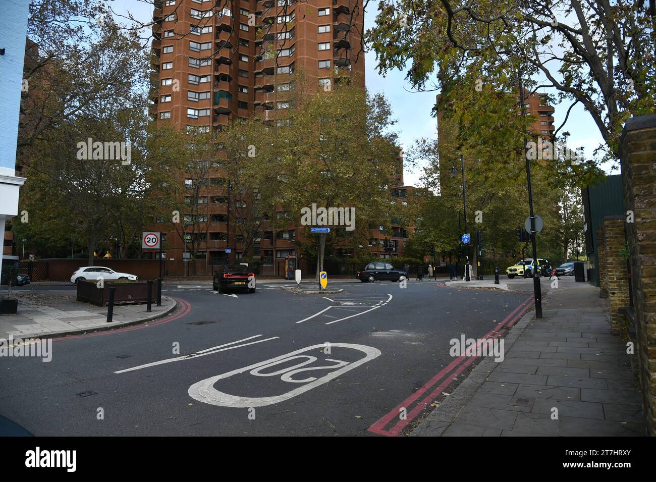 Lots road auction house hi-res stock photography and images - Alamy