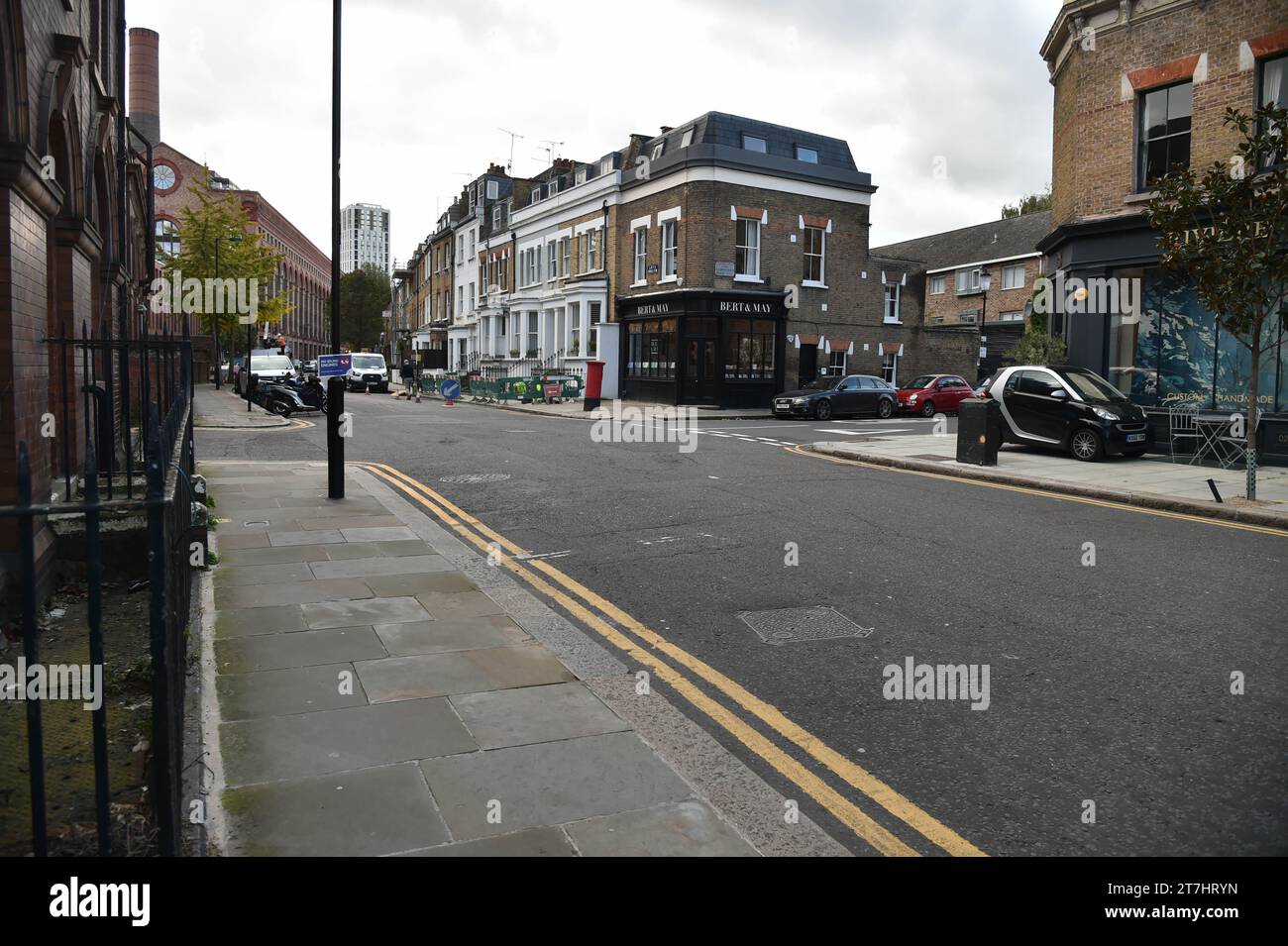 Lots road auction house hi-res stock photography and images - Alamy