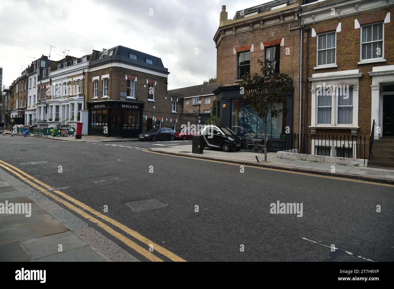 Lots road auction house hi-res stock photography and images - Alamy