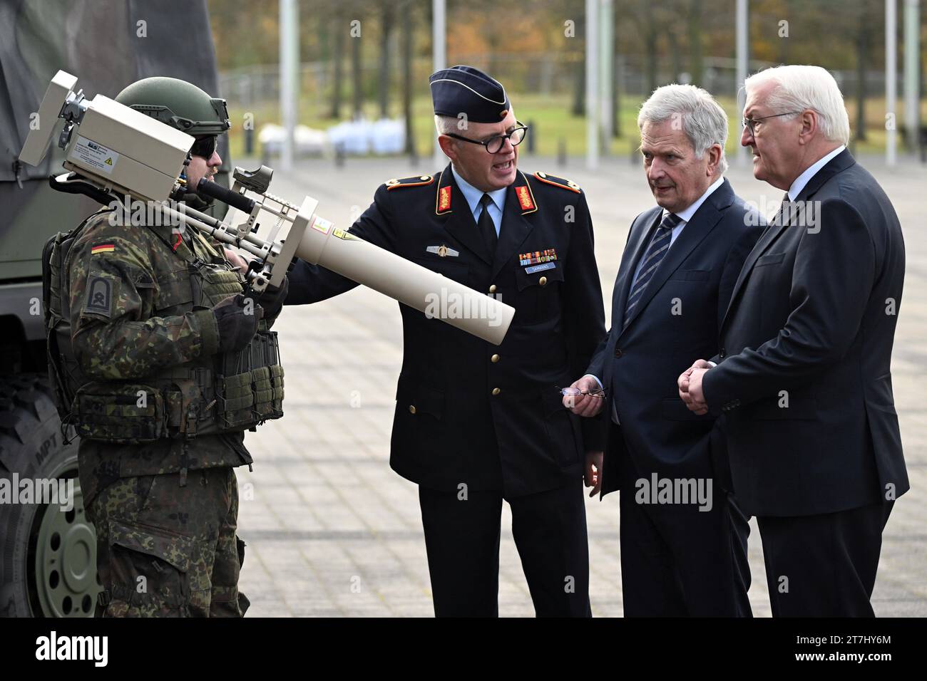 Bonn, Germany. 16th Nov, 2023. Volker Samanns (2nd from left ...