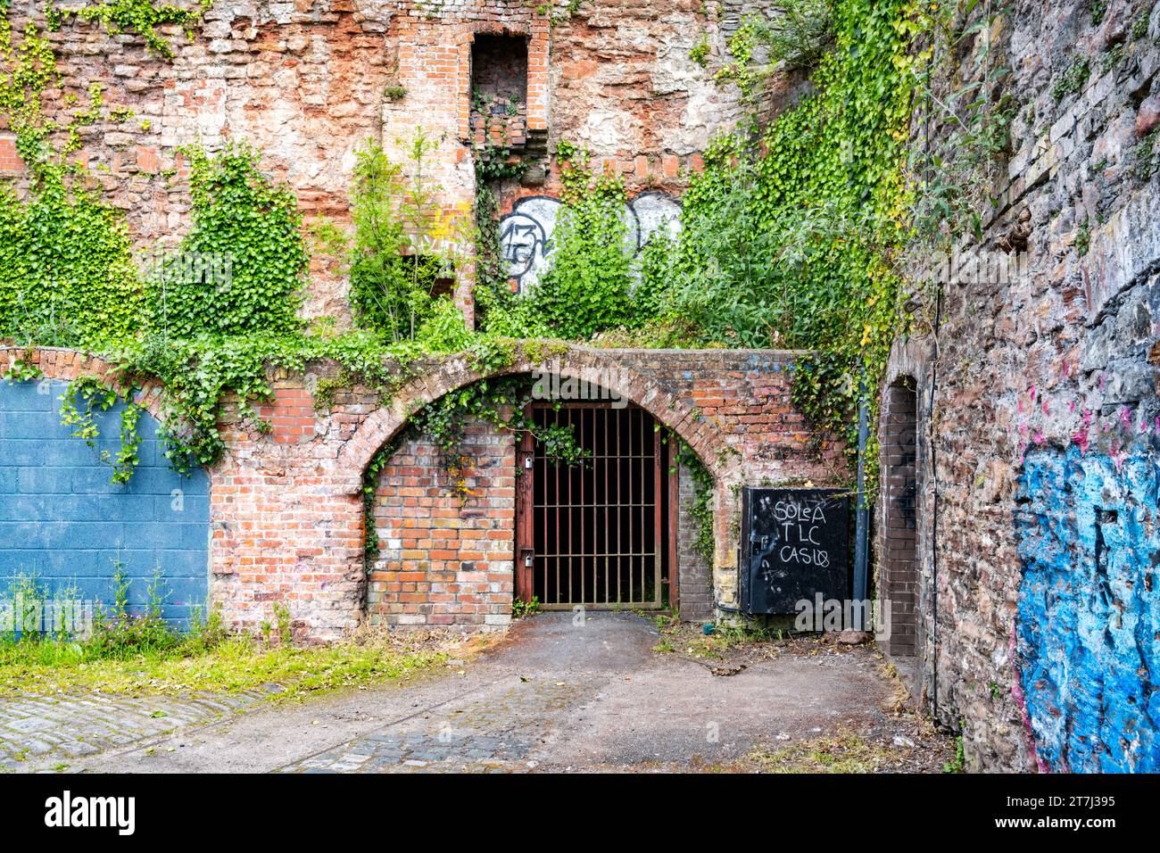 Redcliffe cave bristol hi-res stock photography and images - Alamy
