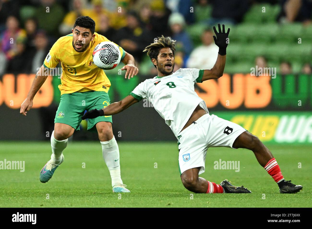 Melbourne, Australia. 16th Nov, 2023. Massimo Luongo of Australia (left ...