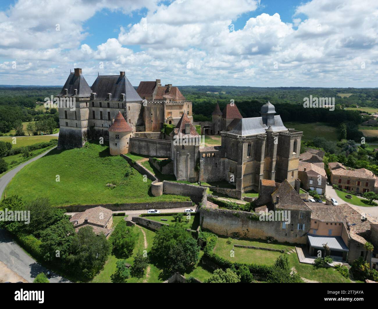 Chateau de biron medieval hi-res stock photography and images - Alamy