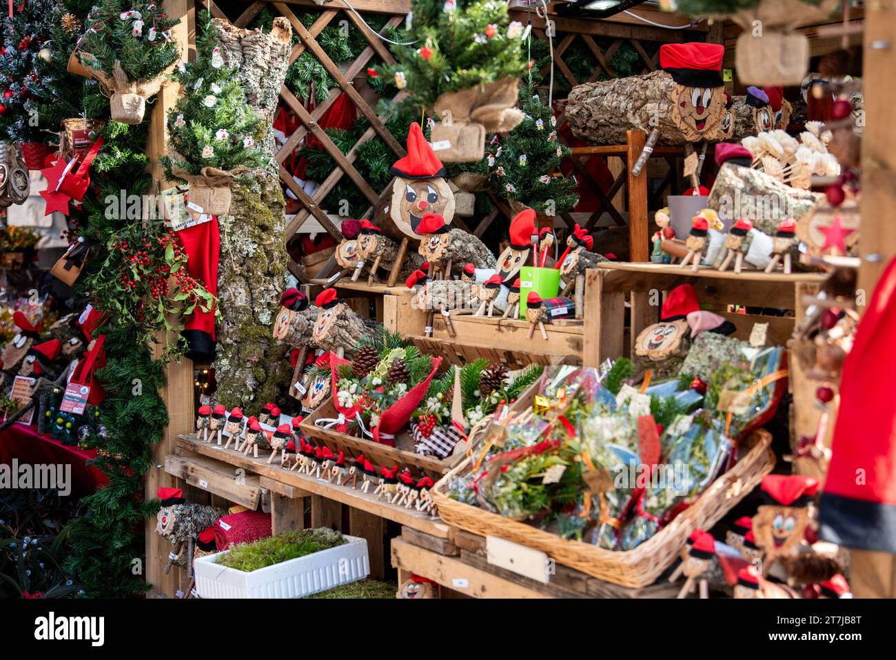 Catalan caga tio stall hi-res stock photography and images - Alamy