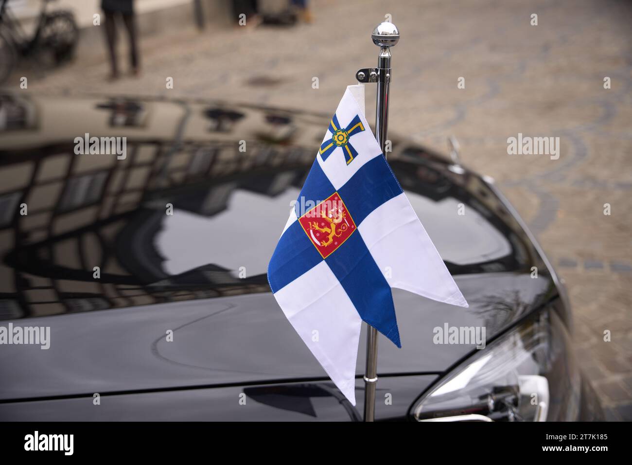 Unkel, Germany. 16th Nov, 2023. The Finnish flag is attached to the ...