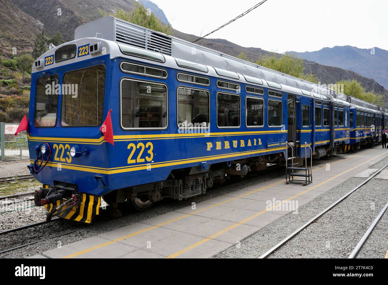 Peruirail Train number 223, the train to Machu Picchu in Ollantaytambo ...