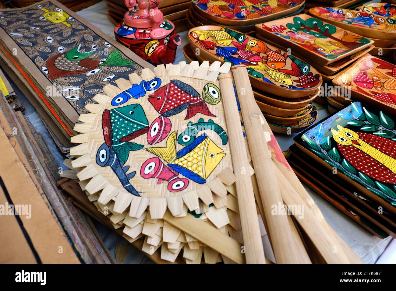 Indian handicrafts hi-res stock photography and images - Alamy
