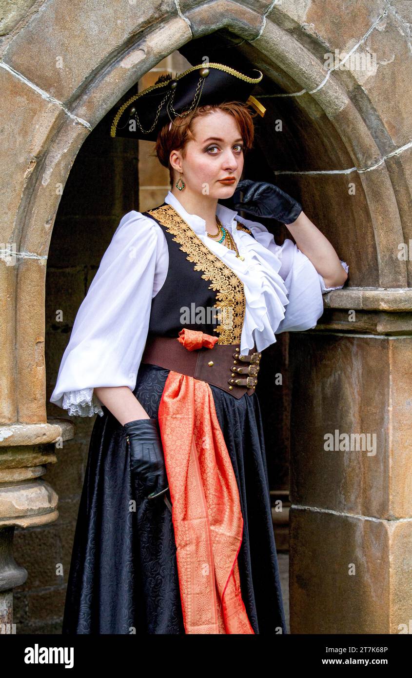 Glamorous female pirate hi-res stock photography and images - Alamy