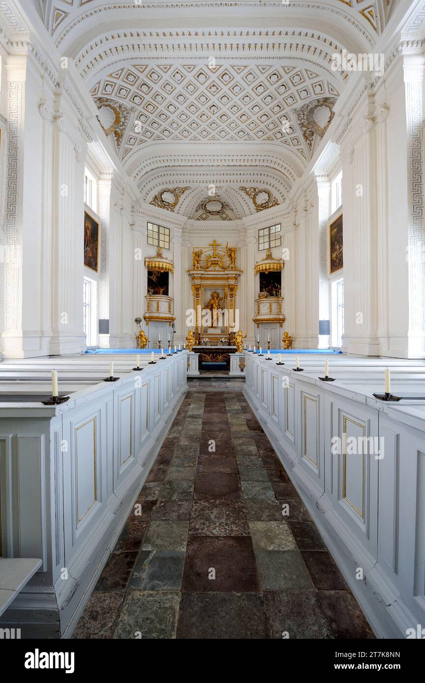 Castle chapel hi-res stock photography and images - Alamy