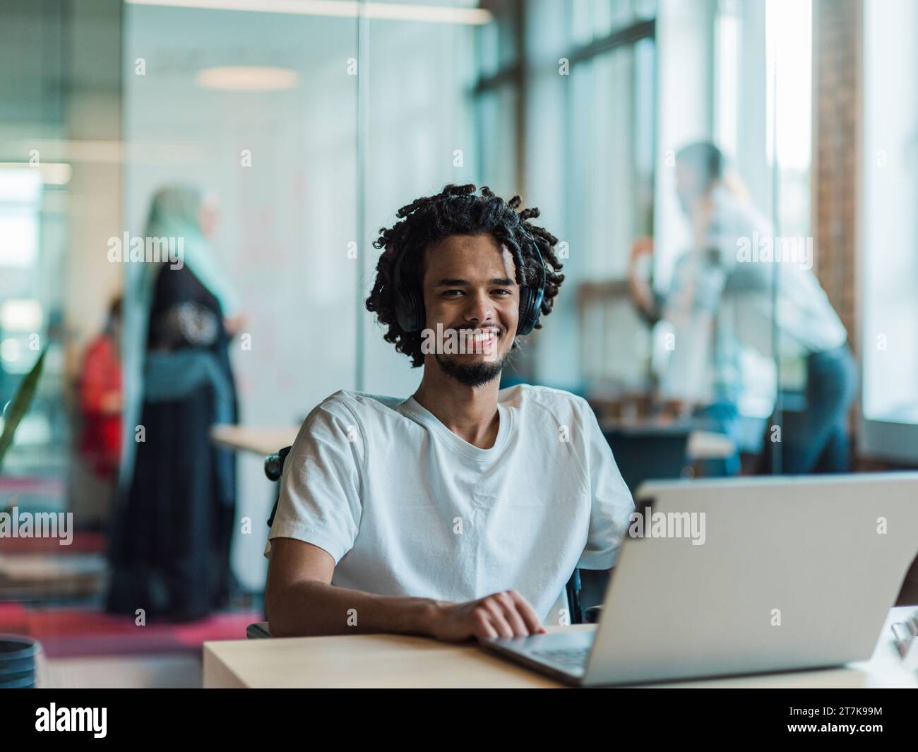 Mobility aid inclusive inclusivity hi-res stock photography and images ...