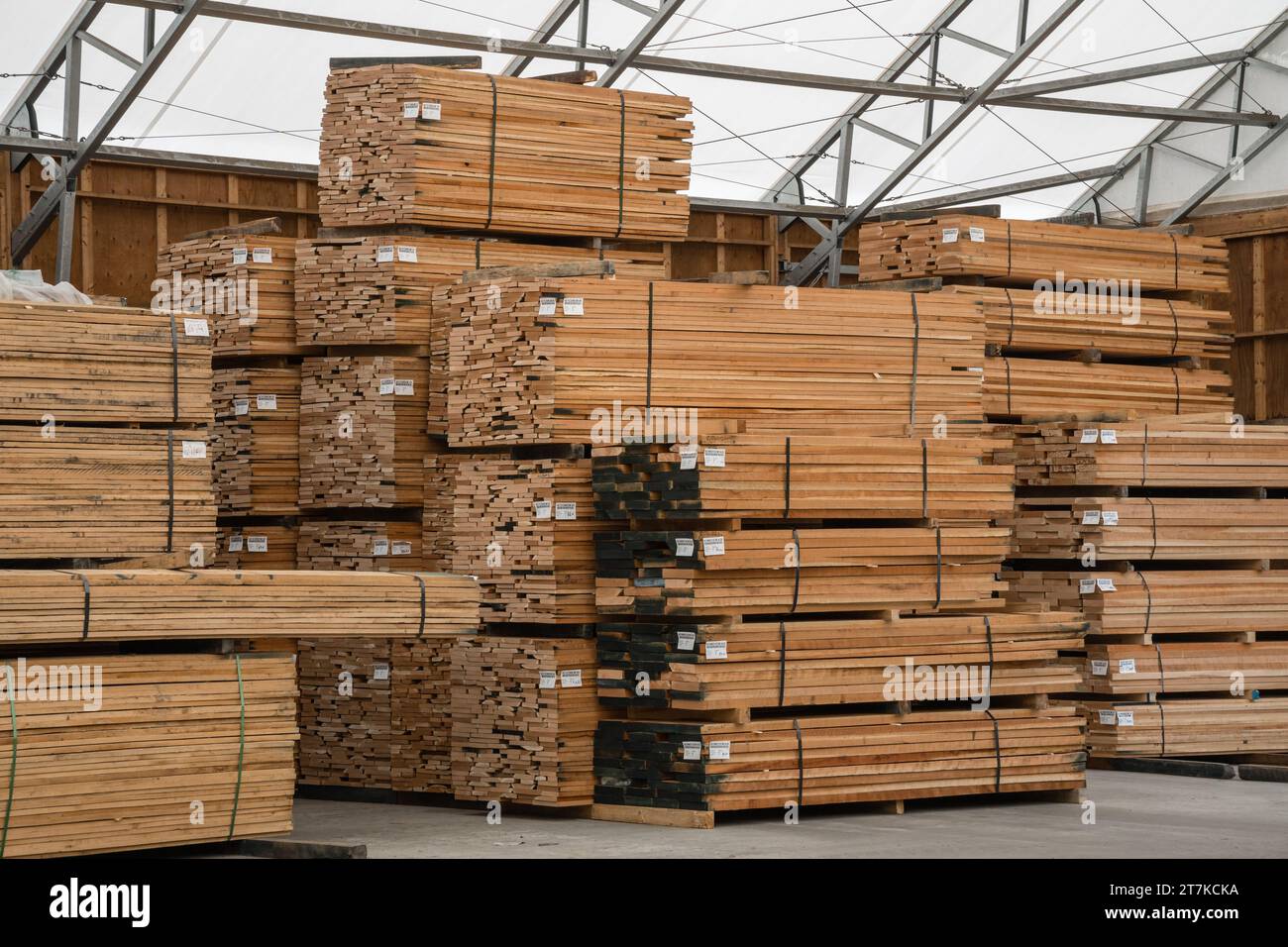 Warehouse supply chain hi-res stock photography and images - Alamy