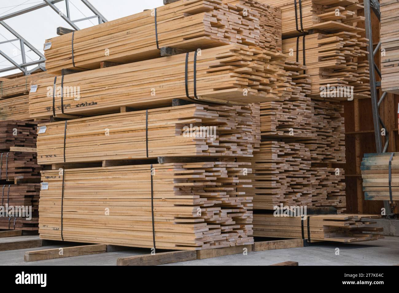 Global slowdown timber hi-res stock photography and images - Alamy
