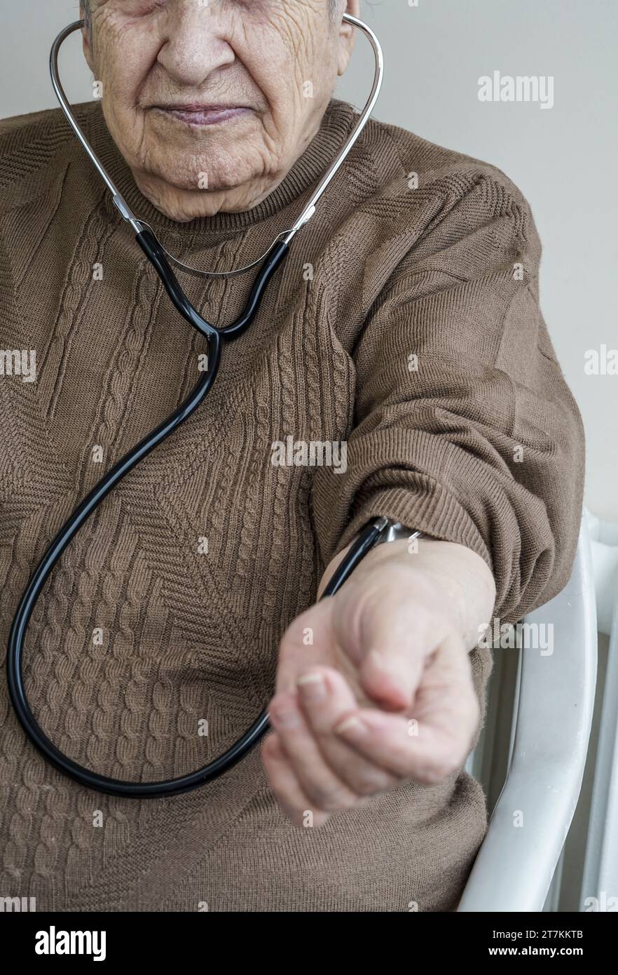 Old stethoscope hi-res stock photography and images - Alamy