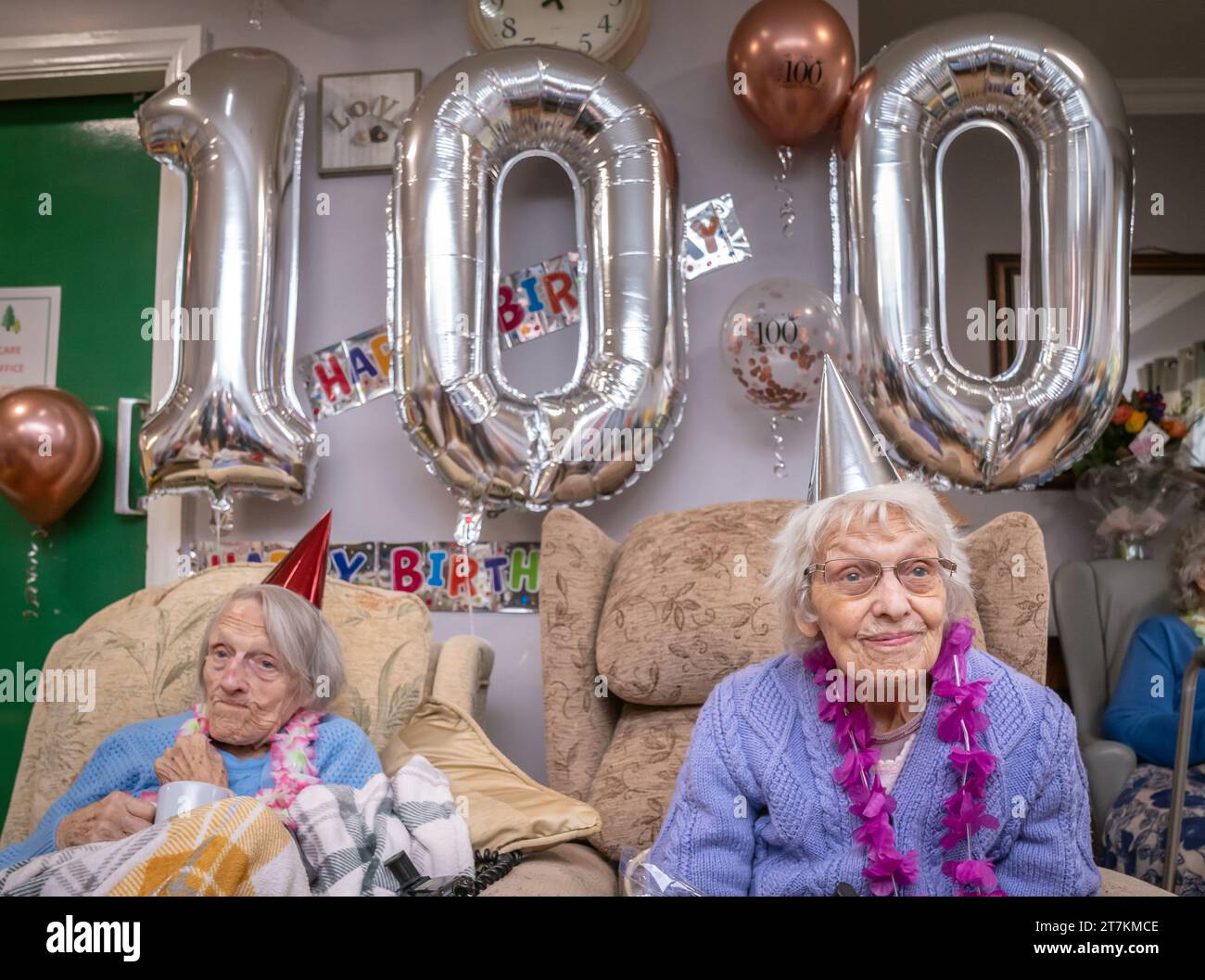 100-year-old twins Florence Boycott and Anne Brown, celebrate their ...