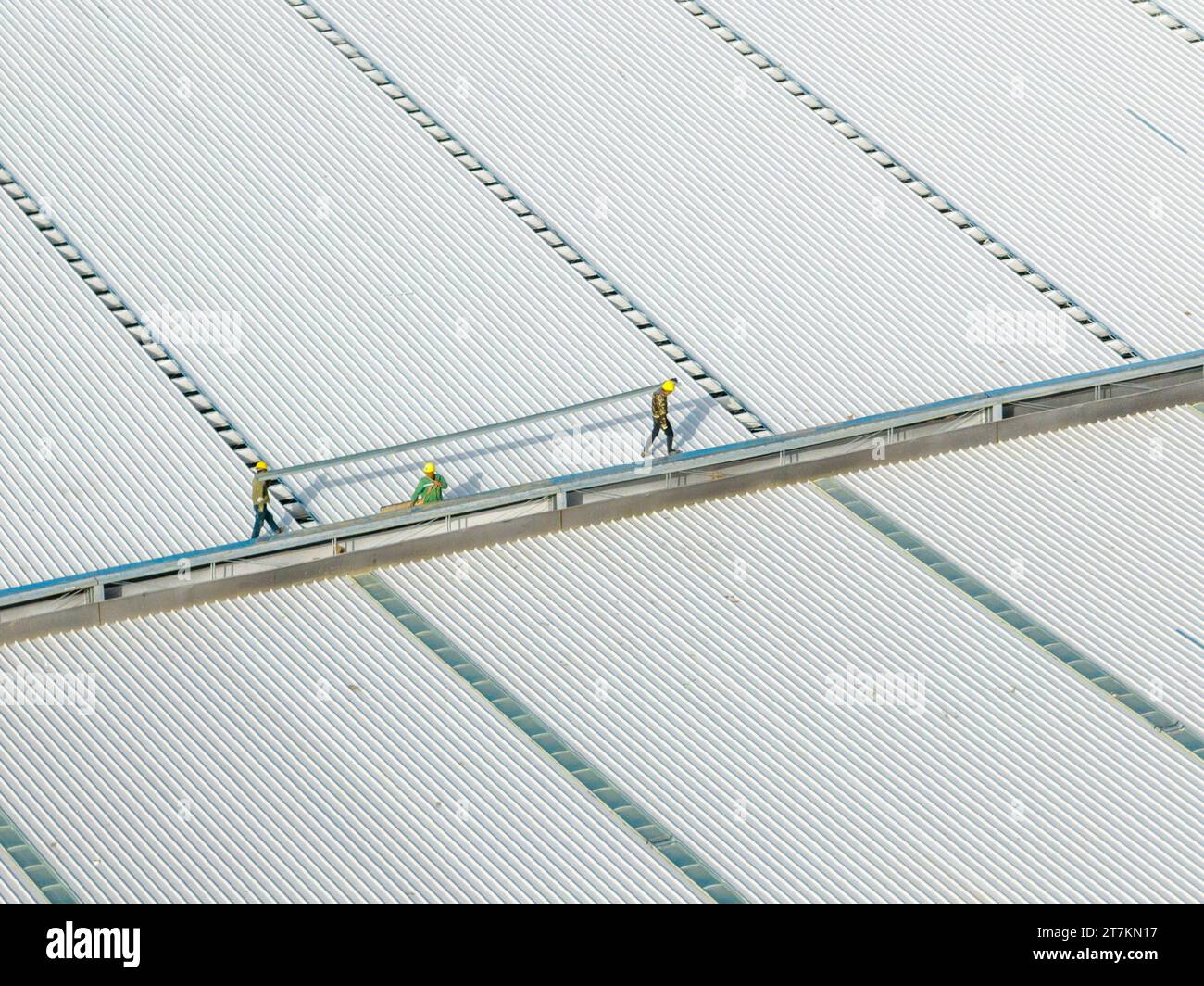 HEFEI, CHINA - NOVEMBER 16, 2023 - Workers build a steel structure ...