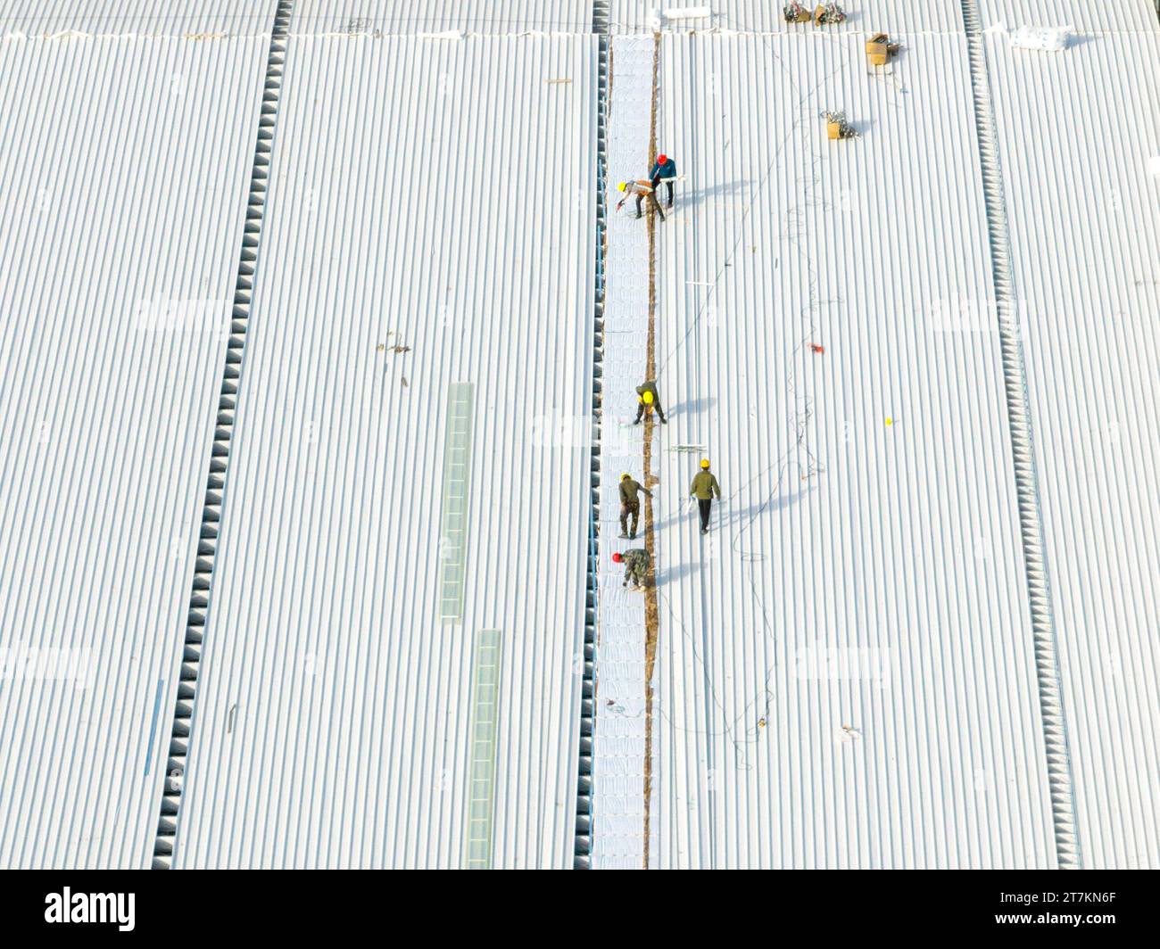 HEFEI, CHINA - NOVEMBER 16, 2023 - Workers build a steel structure ...
